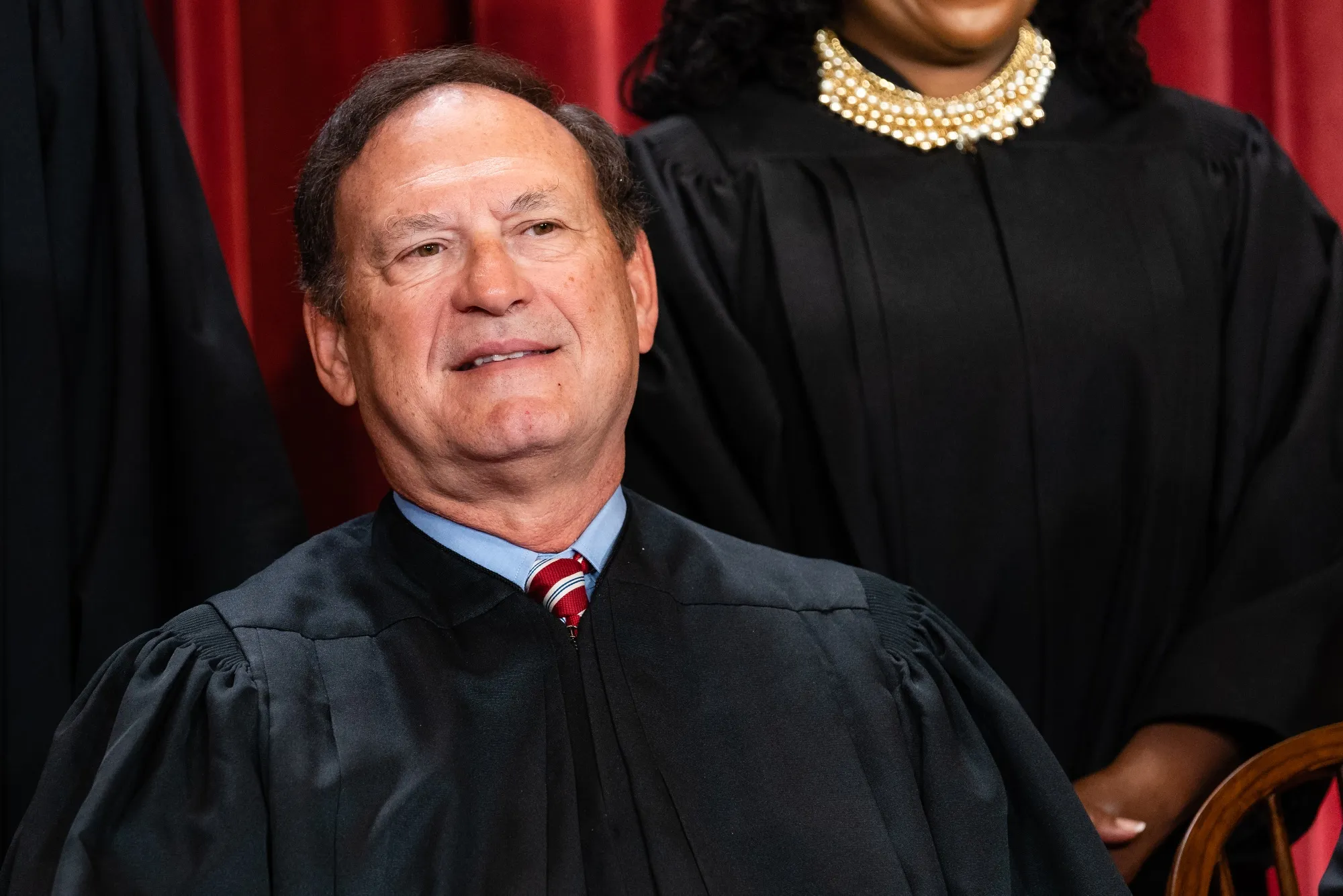 Samuel Alito Failed to Report Trip With Billionaire Paul Singer ...