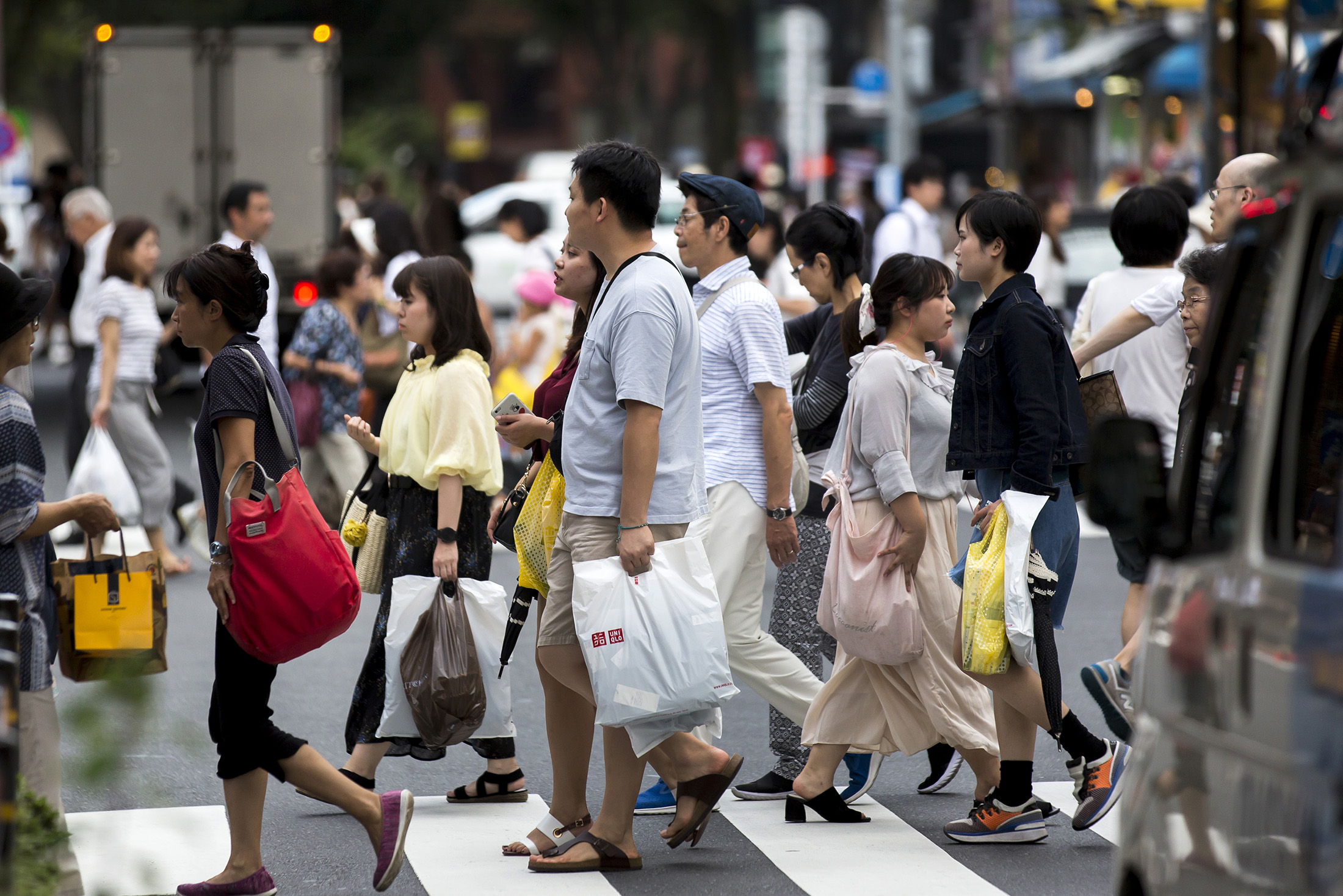 Japan Retail Sales Rise for 11th Consecutive Month - Bloomberg