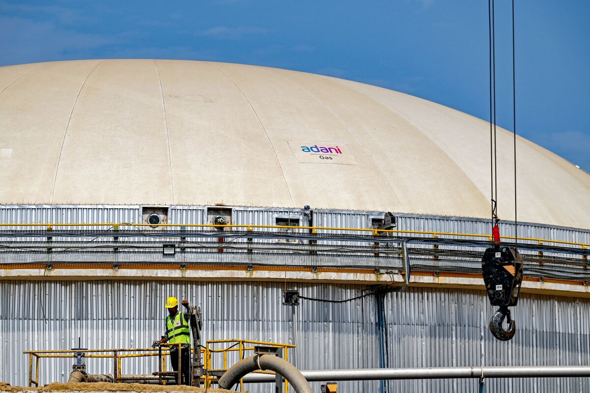 India Set to Boost Biogas Prices, Subsidies in New CBG Program - Bloomberg
