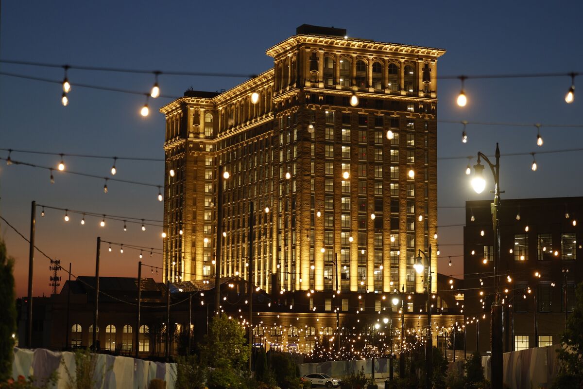 Ford's Michigan Central Station Rehab Aims to Bolster Detroit Revival ...