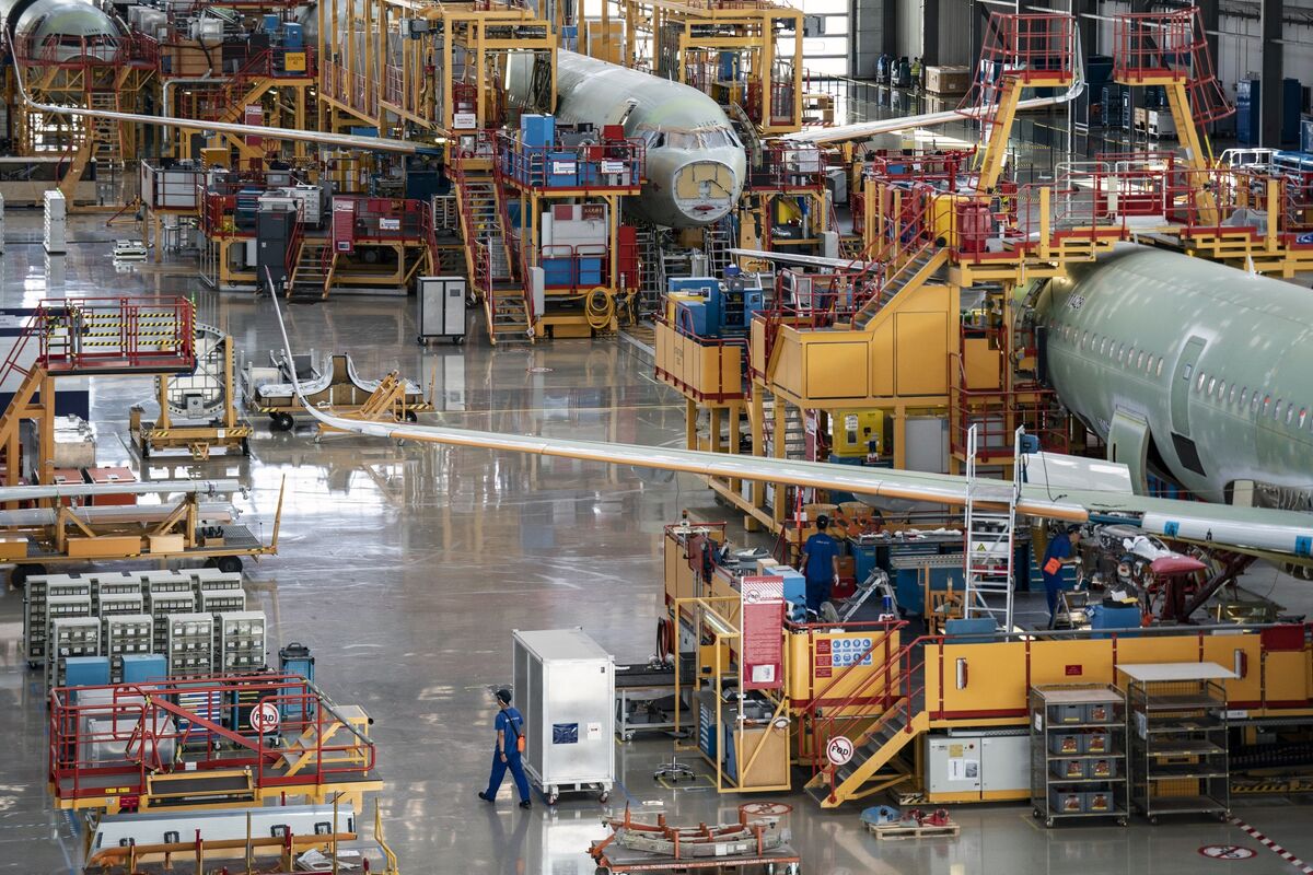 Airbus (AIR FP) Delivered 136 Planes in First Quarter, Edging Out ...