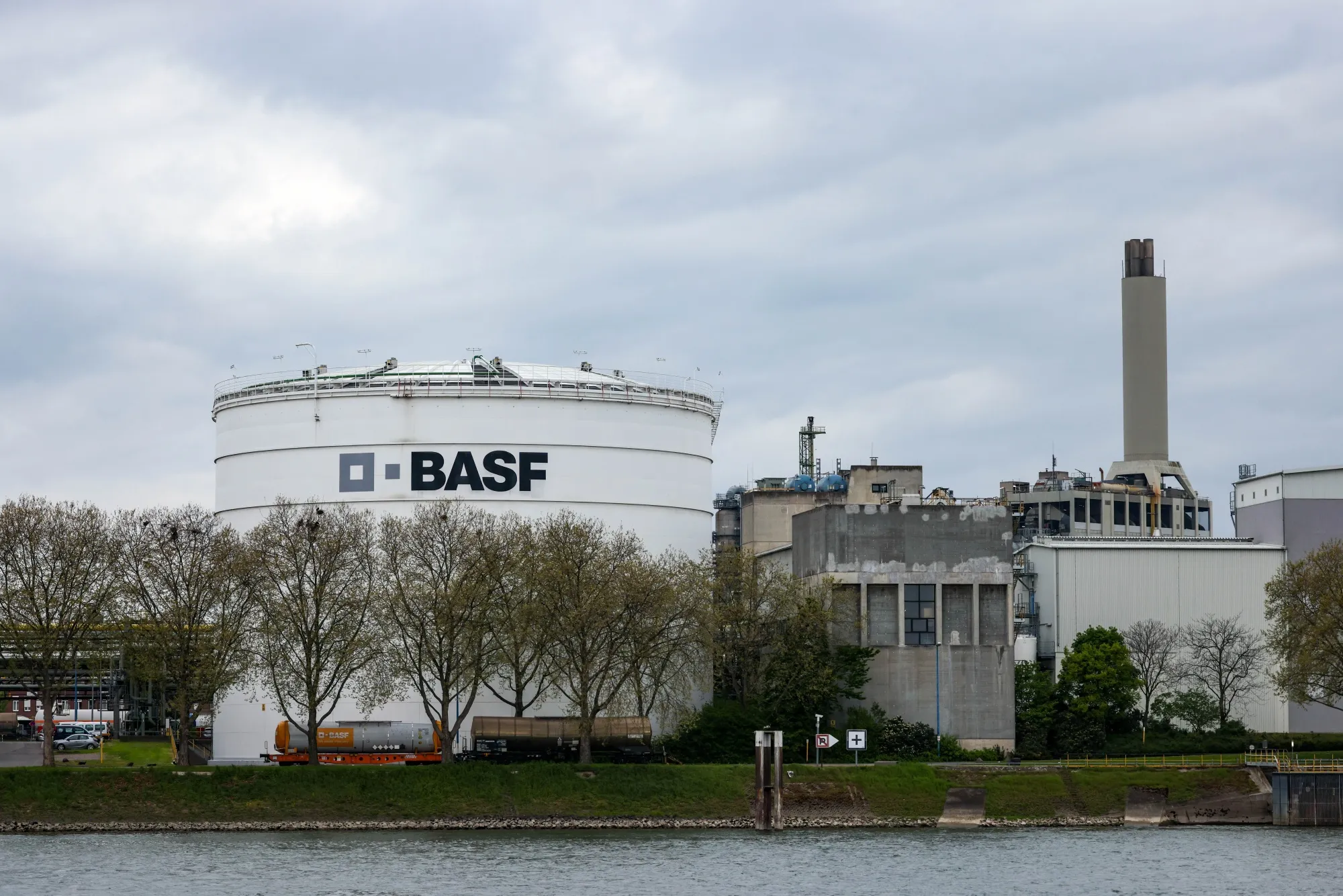 BASF (BAS GR) Cuts Outlook as US Tariffs Dent Demand for Chemicals ...