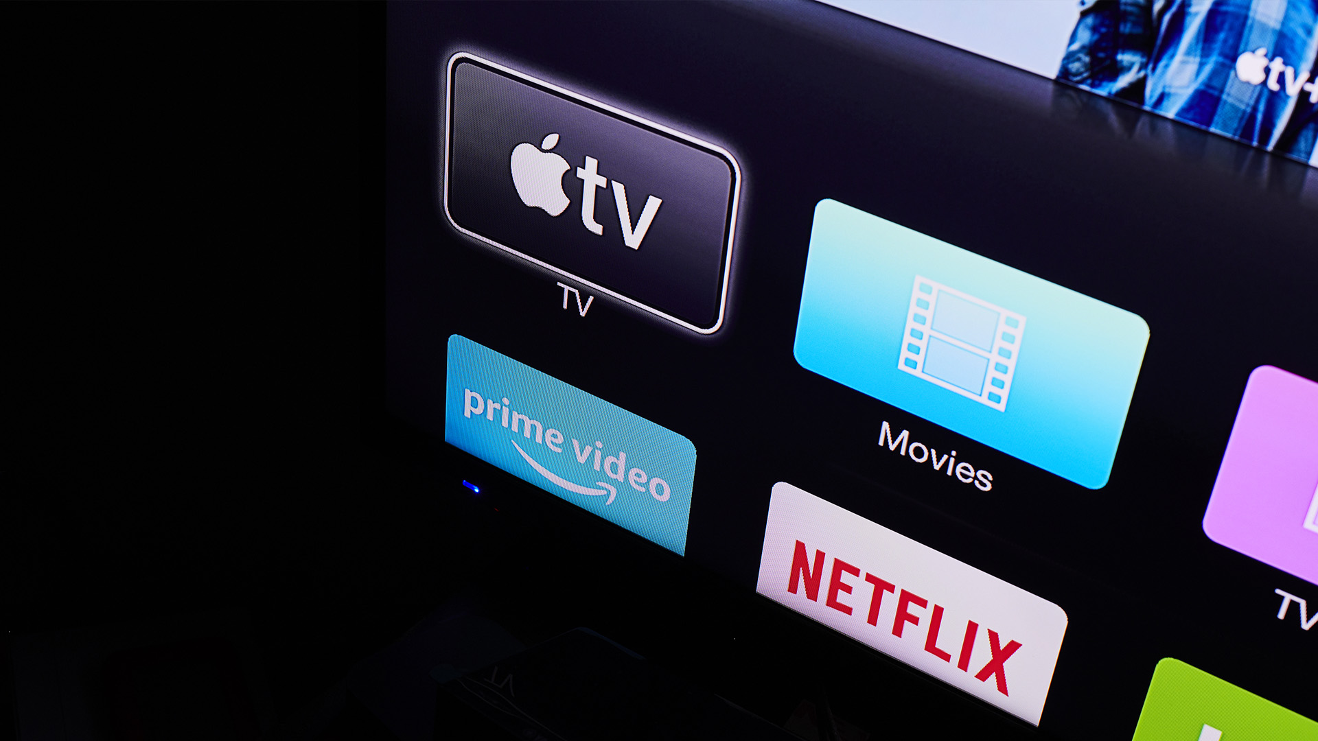 Watch Apple (Only) Loses $1B a year on Streaming - Bloomberg