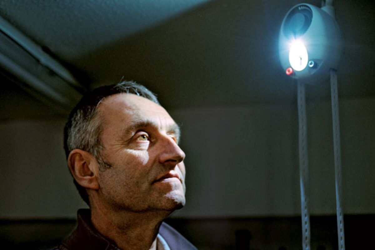 Innovator: Martin Riddiford's Gravity-Powered Lamp - Bloomberg
