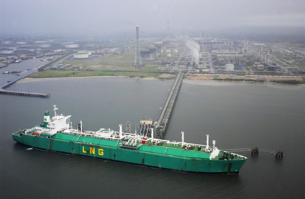 Biden’s LNG Pause: Upcoming Study to Stop Short of Halting New Exports - Bloomberg