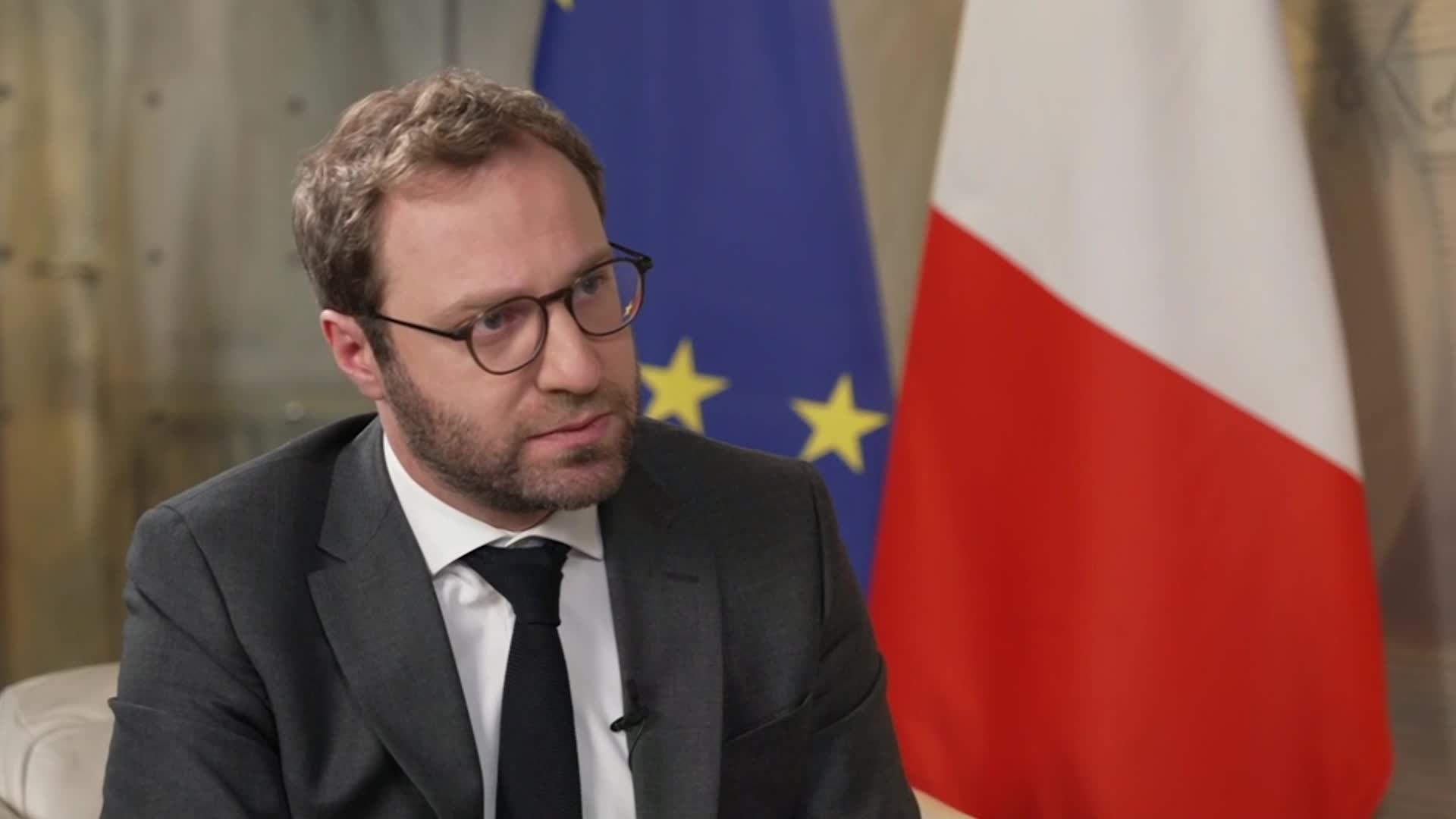Watch Armand: France Can't Waver on Budget Deficit Targets - Bloomberg