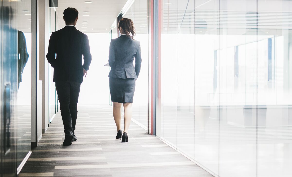 トランプ氏、DEIへの反発にどう拍車を掛けているのか－QuickTake - Bloomberg