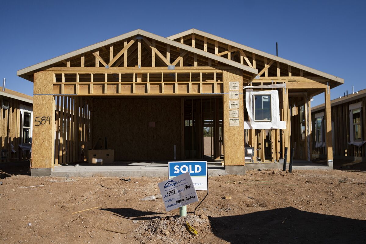 US Existing-Home Sales Fell in July on Higher Mortgage Rates, Lean ...