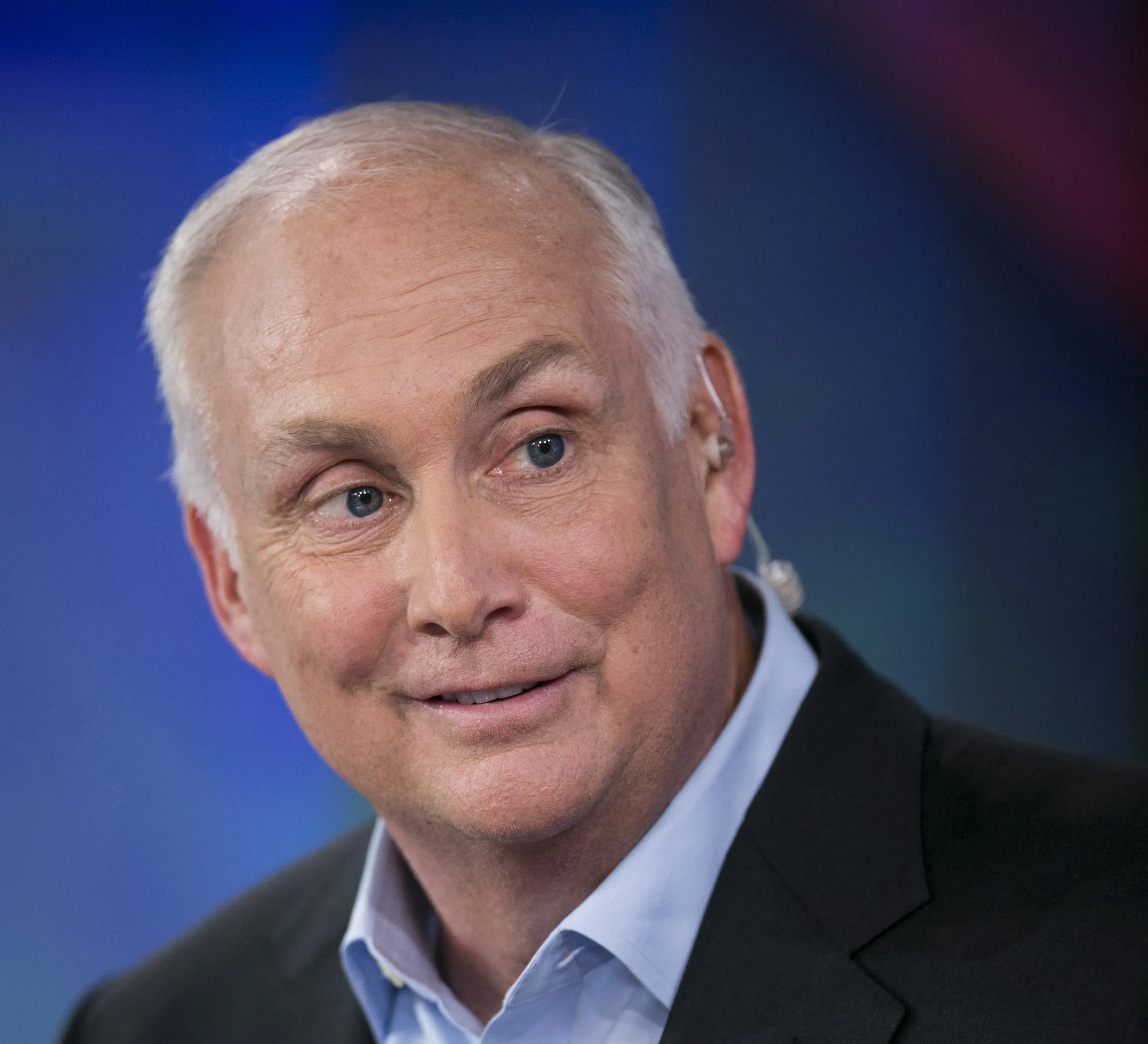 Ed Gilligan, AmEx President, Dies at 55 on Trip From Tokyo - Bloomberg