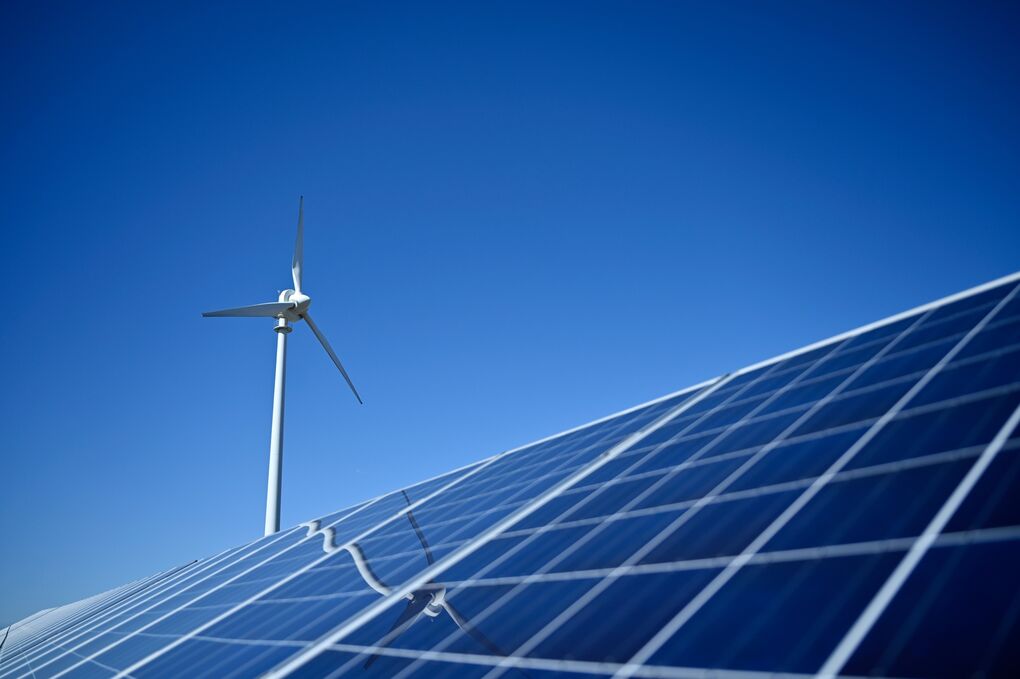 Jacobs CEO Bob Pragada Reflects on 'Hardest' Spin Choice - Bloomberg