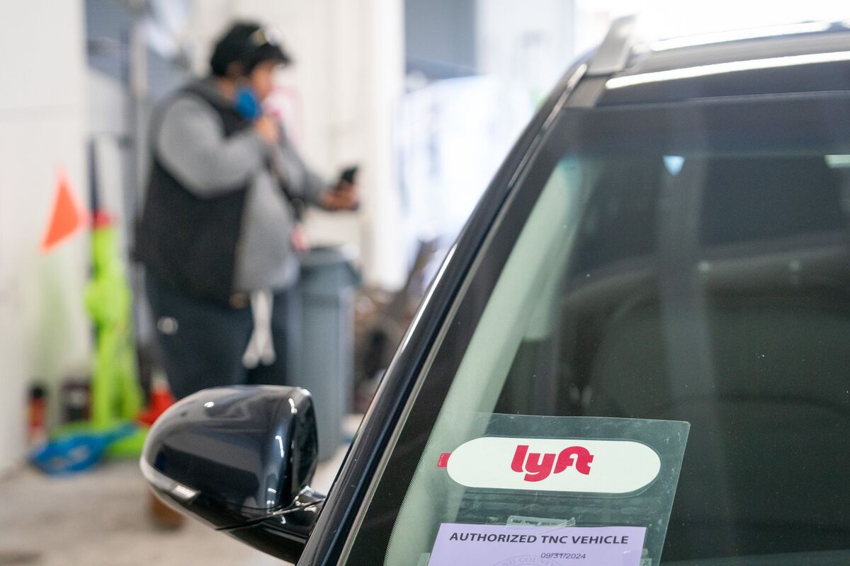Lyft Forecasts 15% Growth in Bookings Over Next Three Years - Bloomberg