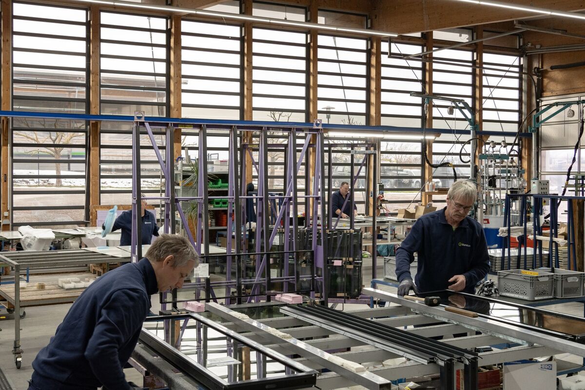 Four-Day Work Week: Germany Tries Experiment to Fight Labor Crisis ...