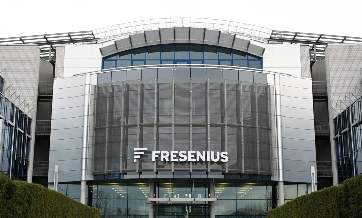 Fresenius Raises €1.1 Billion for Stake in Dialysis Company - Bloomberg