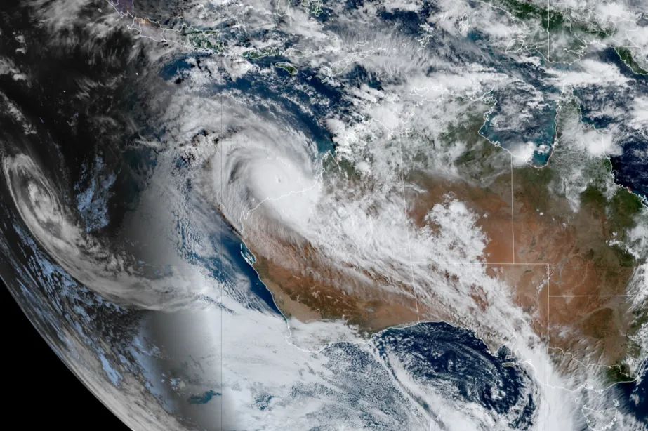 Cyclone Zelia Strengthens Into Category 4 Storm on Track for Australia ...