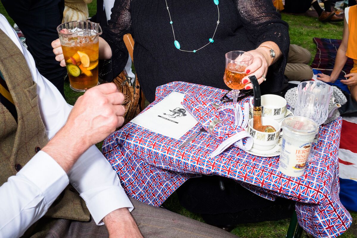 London Chap Olympics in Photos - Bloomberg