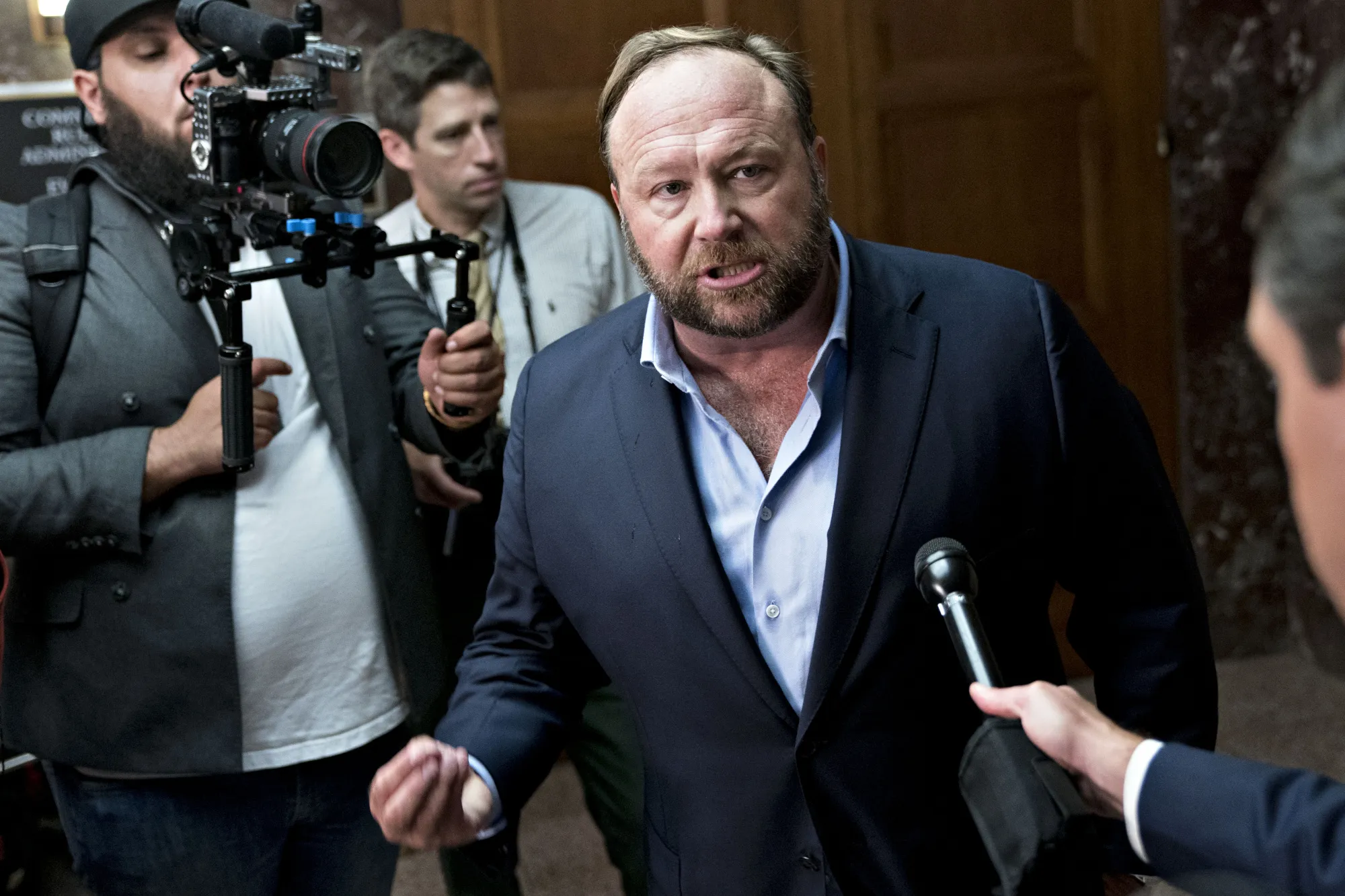 Infowars' Alex Jones Insults Rubio on Capitol Hill - Bloomberg