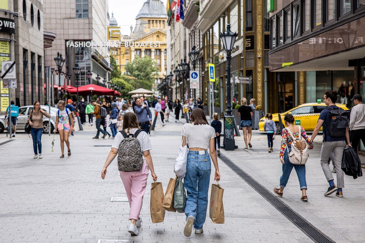 Hungary Inflation Accelerates Less Than Expected in October - Bloomberg