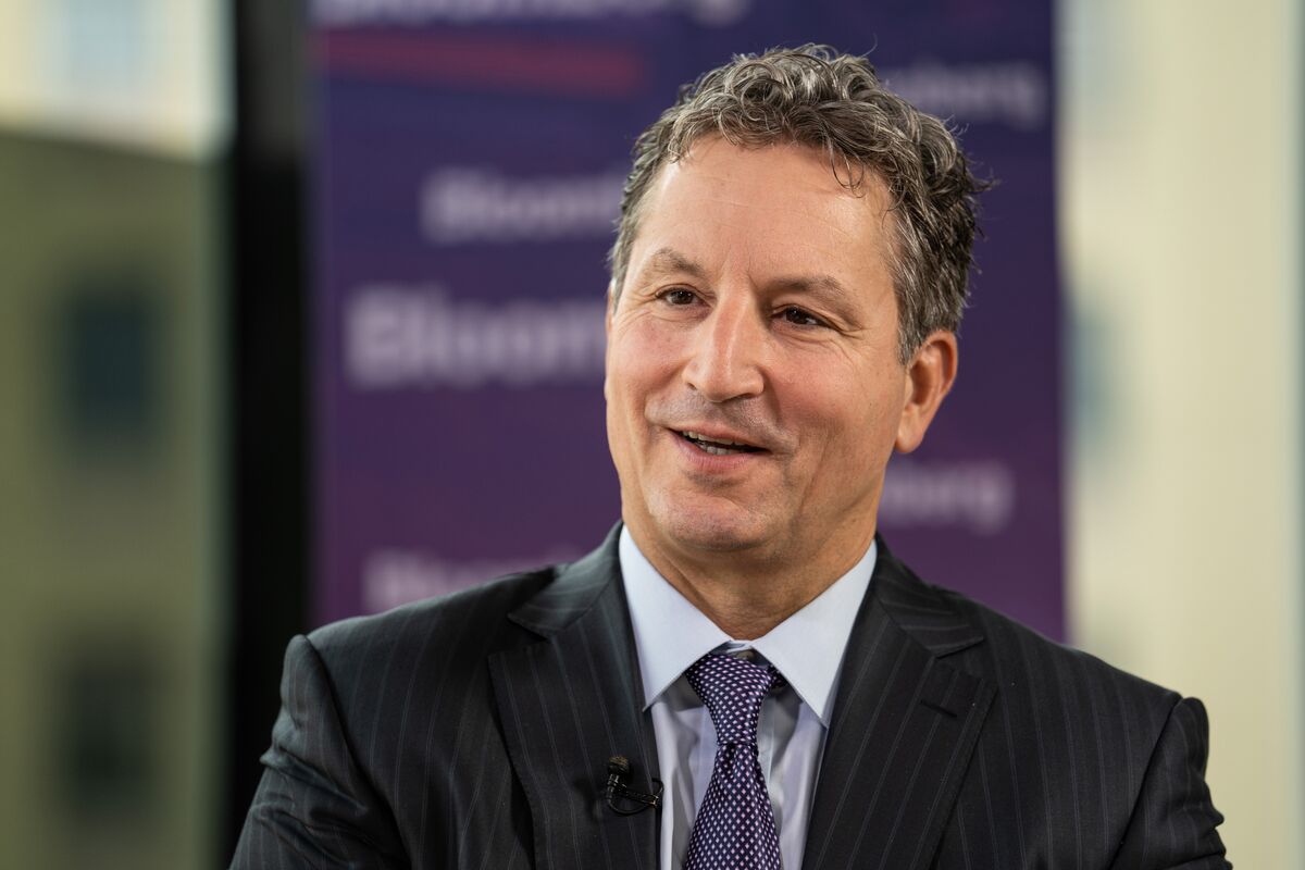 Top Credit Suisse Investor Says Don’t Fire Executives for Spying ...