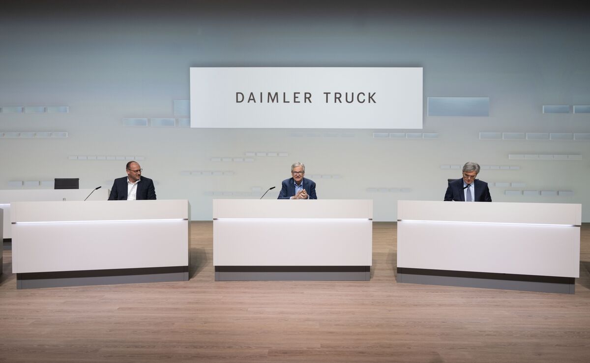 Daimler Truck (DTG) Lifts Outlook on Strong North American Demand ...