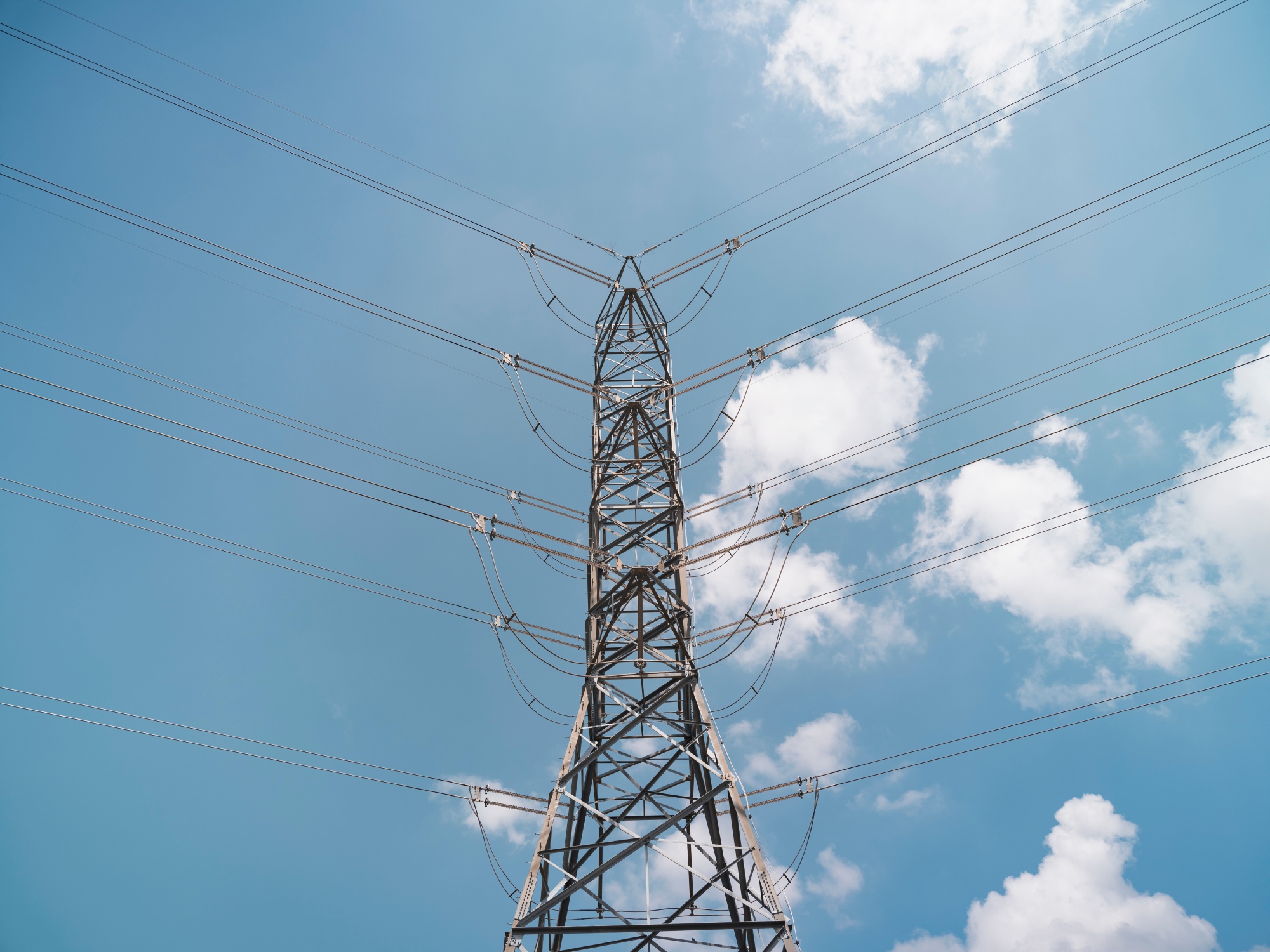 Record-Breaking Heat to Test Electric Grids in US West - Bloomberg