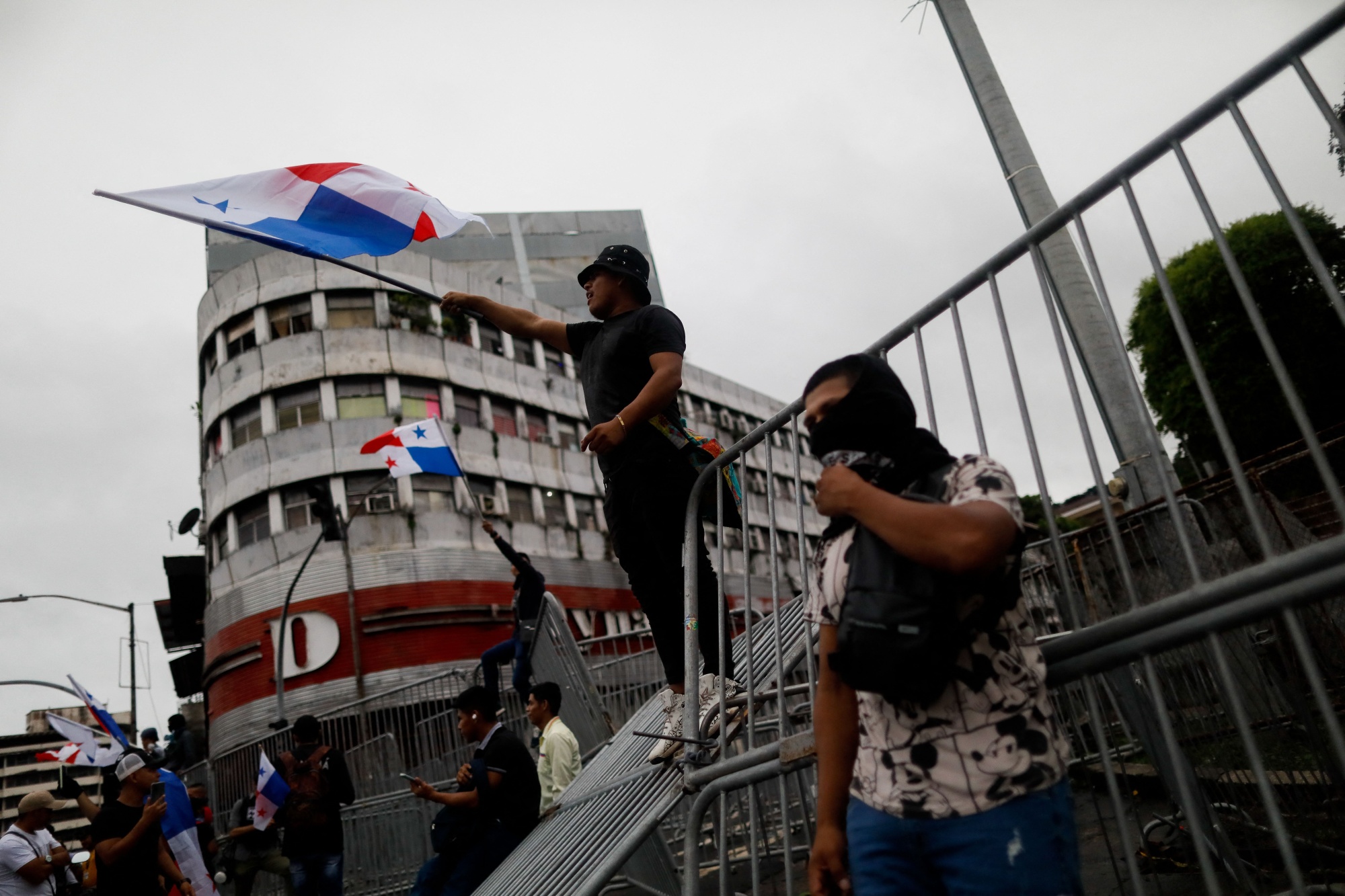 Mina de cobre en Panamá cierra ante bloqueo, dice sindicato - Bloomberg
