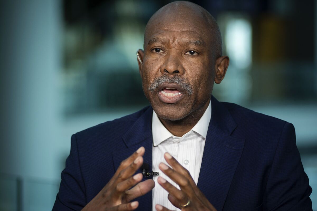 Central Bank Head Enters South Africa School Diversity Fray Bloomberg central-bank-head-enters-south-africa-school-diversity-fray-bloomberg