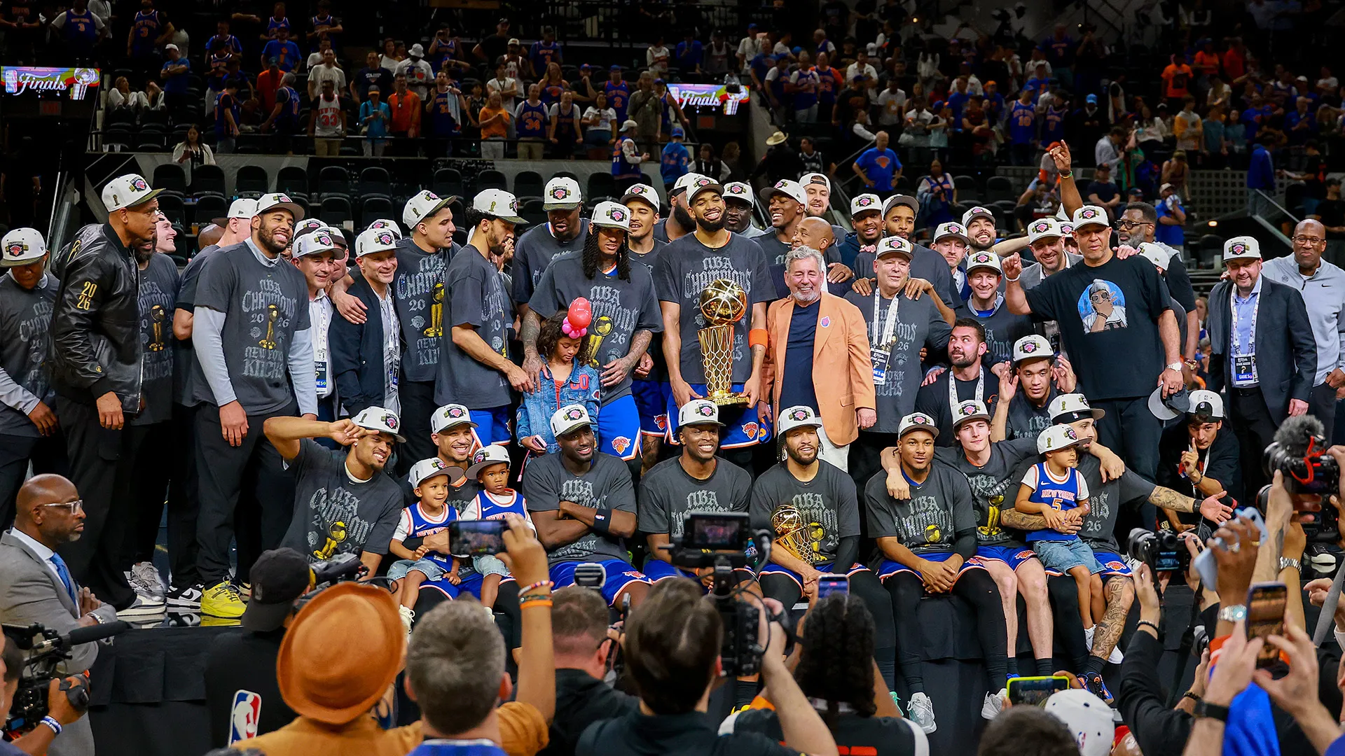 Watch Knicks Clinch NBA Title Sparking Citywide Celebration - Bloomberg