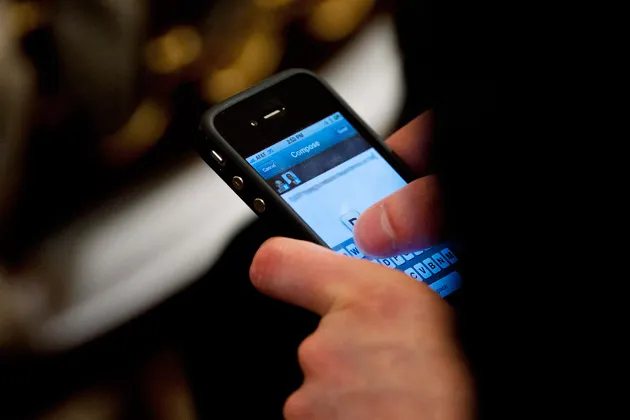 The Lone Tweeter of Deutsche Bank - Bloomberg