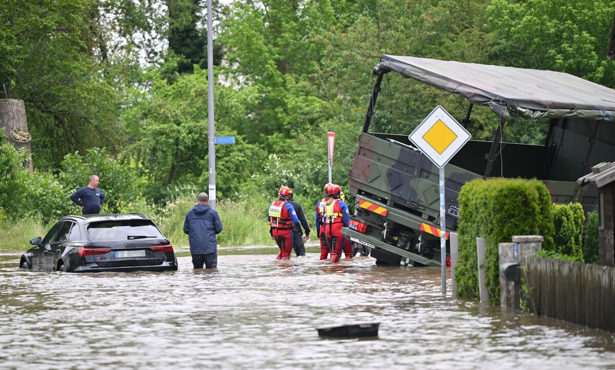 Scholz to Visit Southern German Region Battling Severe Flooding - Bloomberg