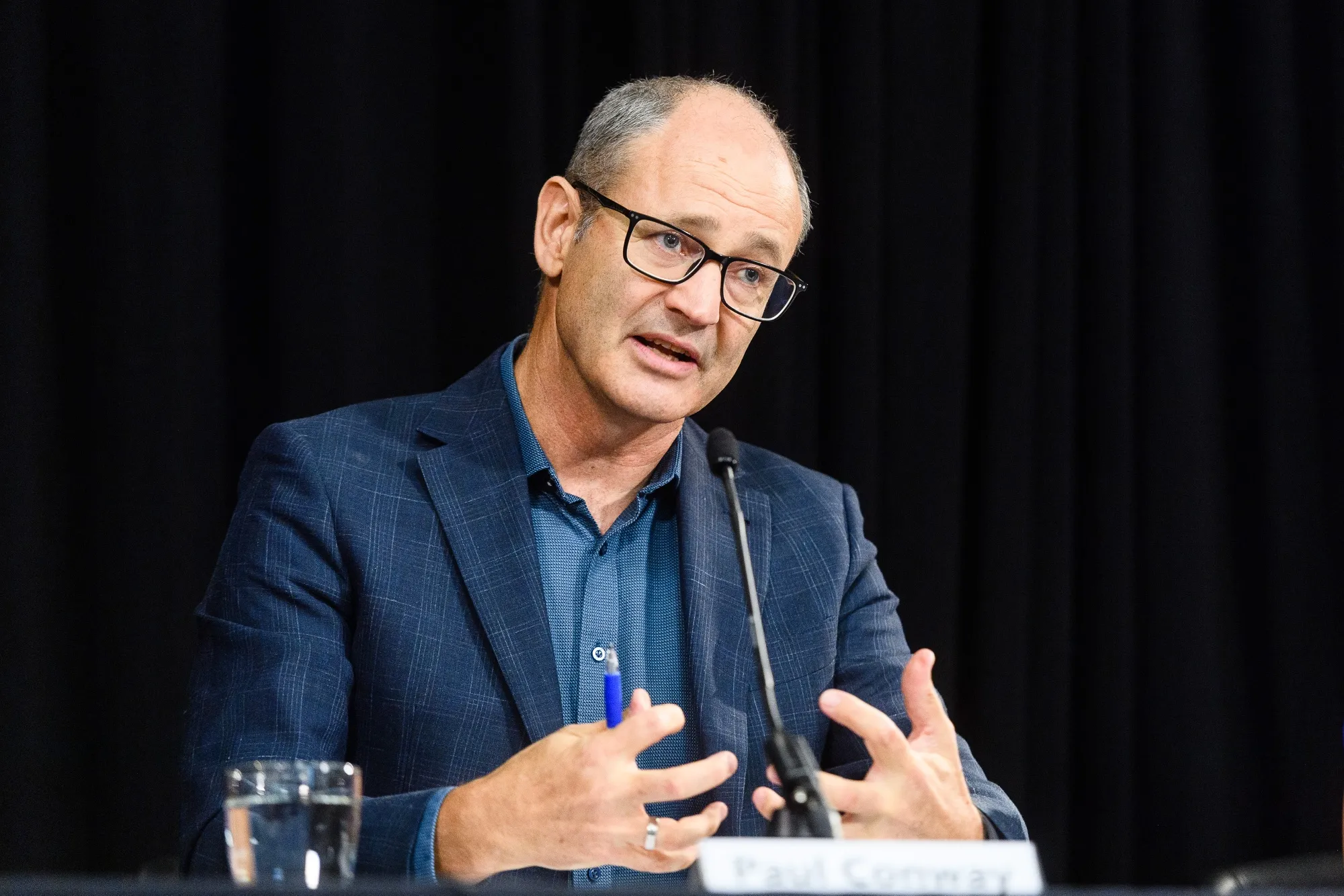 RBNZ’s Paul Conway Says Inflation to Keep Easing as Economy Struggles ...