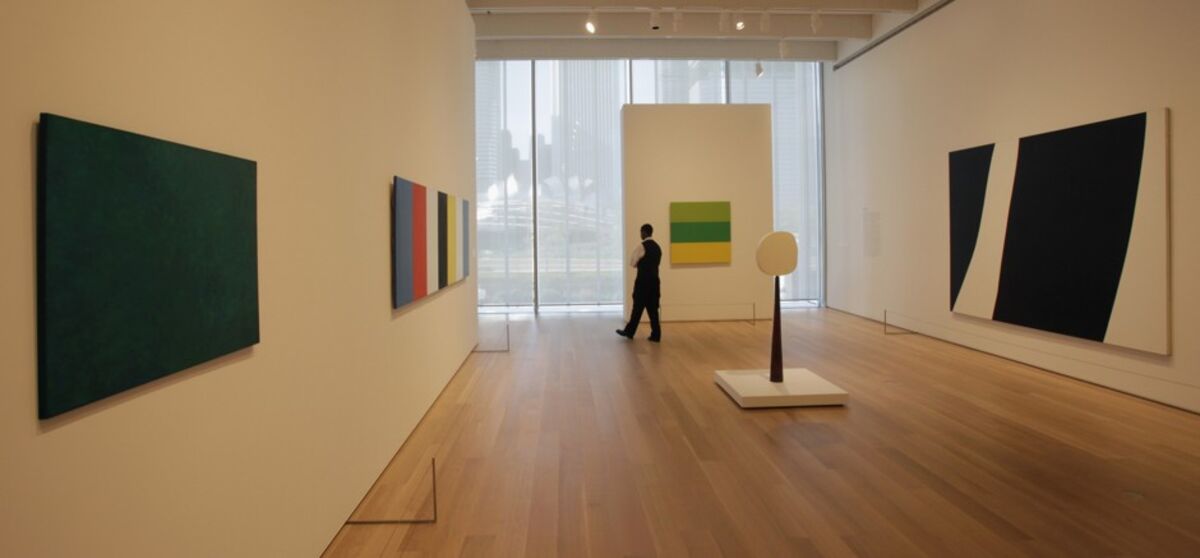 What It's Really Like To Be a Museum Guard - Bloomberg