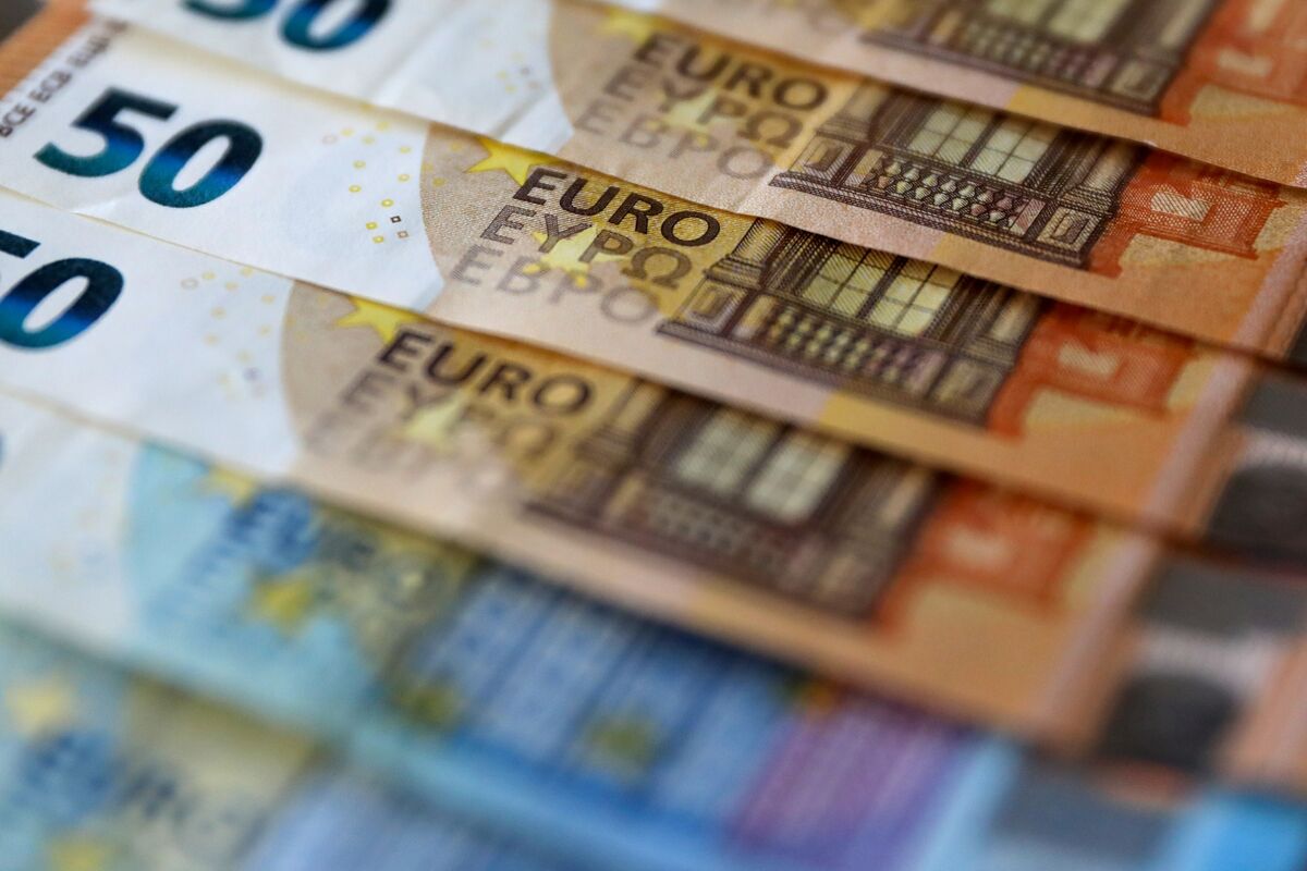 Euro Banknote Redesign: ECB Asks For Public Feedback - Bloomberg