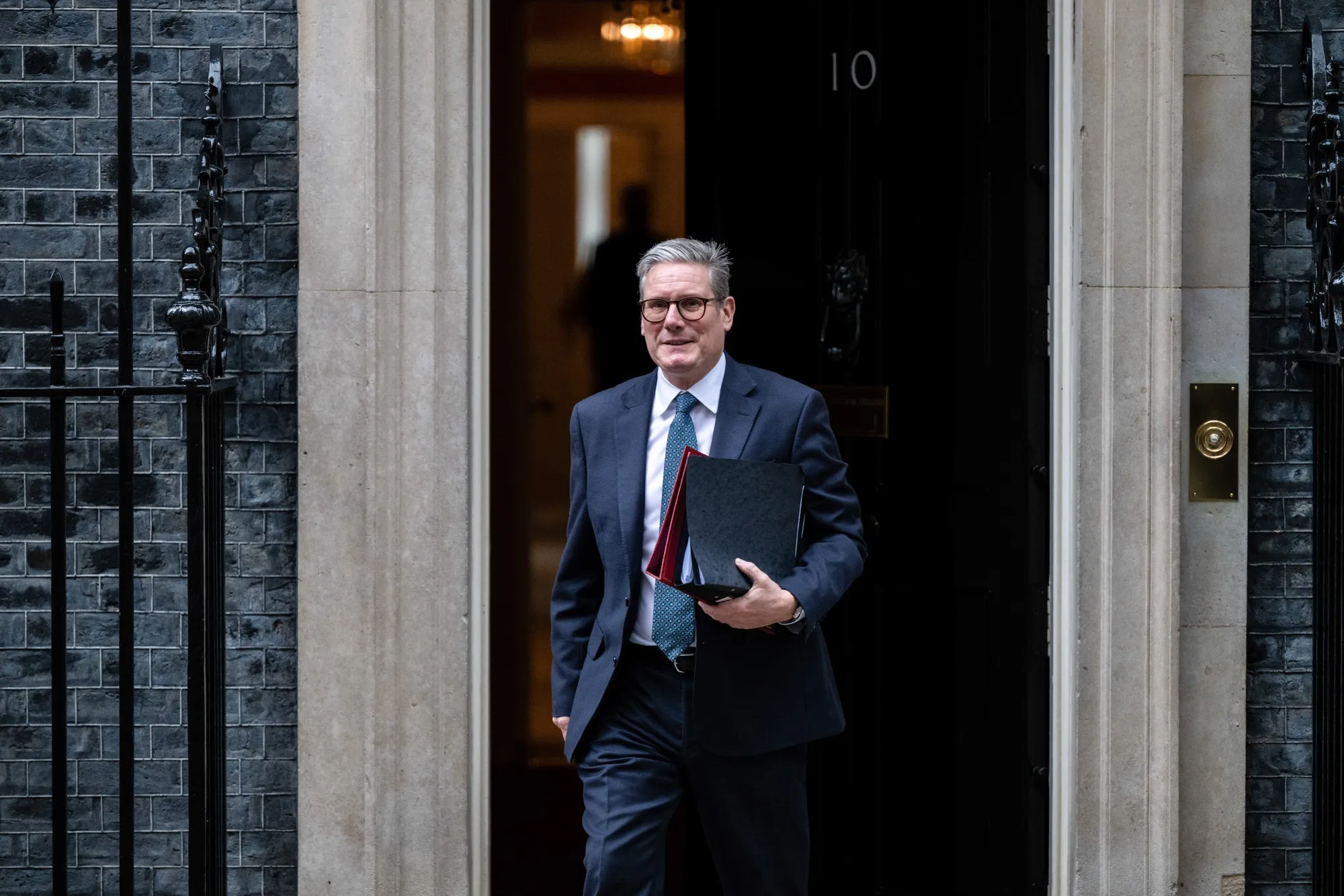 Starmer Returns to Campaign Basics After a Rough First 100 Days - Bloomberg