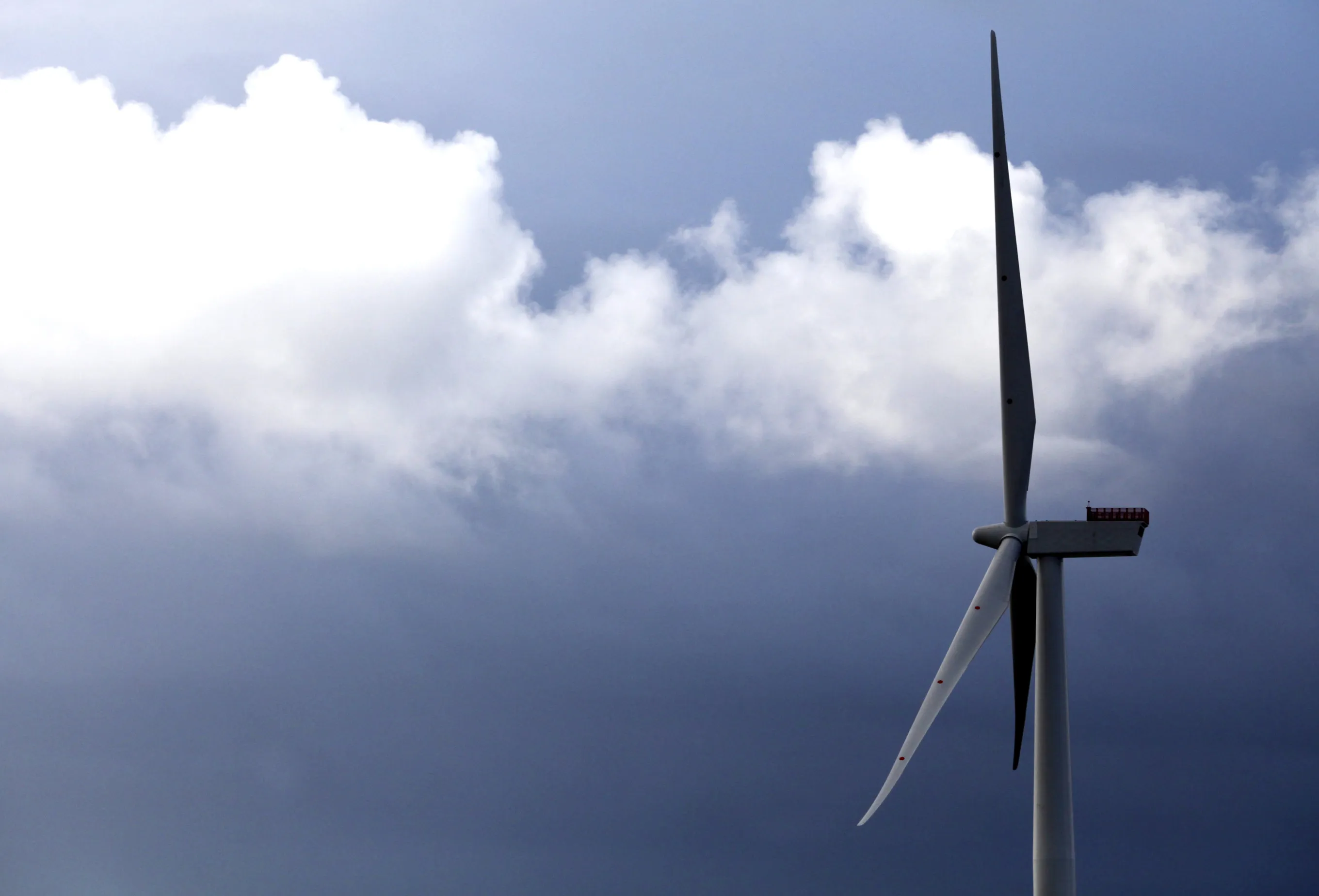 SSE Jumps as Huge Wind Farm Bolsters Green Spending Drive - Bloomberg
