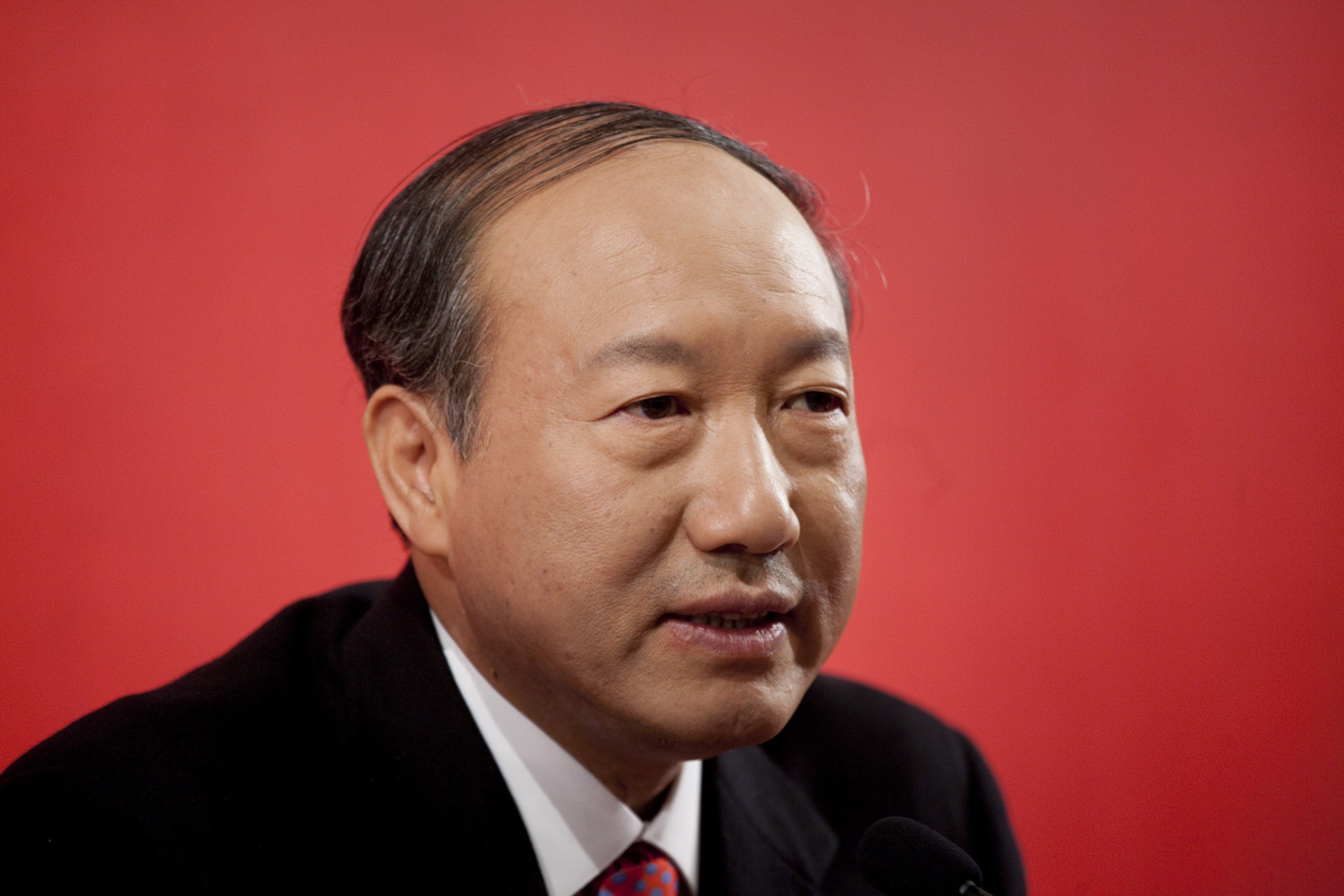 HNA Chairman to Step Up Role After Death of Top Executive - Bloomberg
