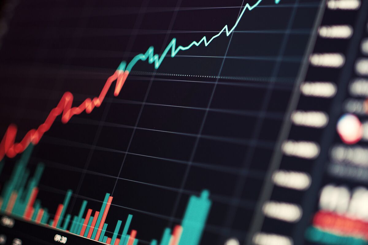 Bernstein Quant Says Active Funds Have Bigger Enemy Than the S&P ...