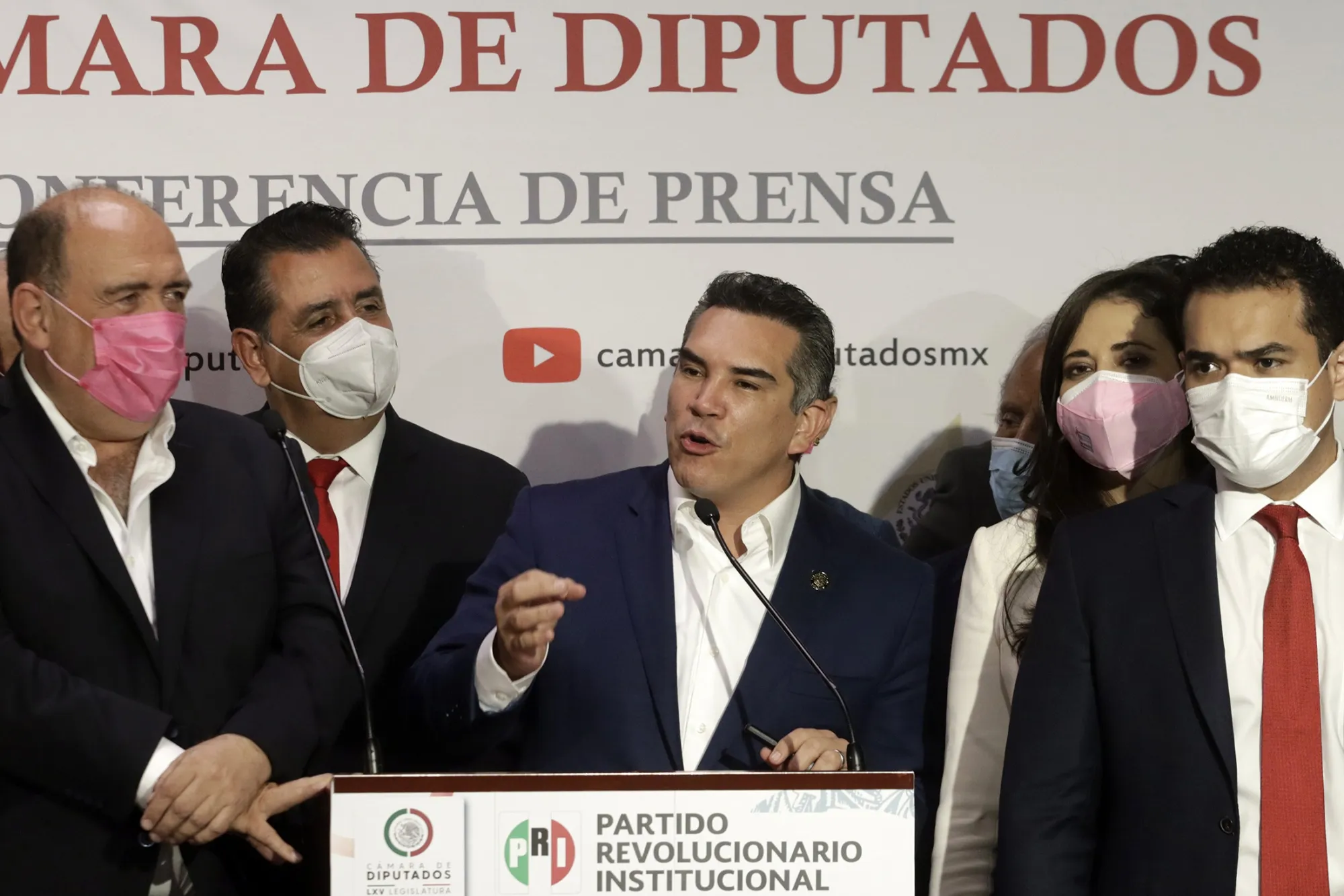 AMLO Power Bill Teeters as Opposition Party Vows to Vote No - Bloomberg