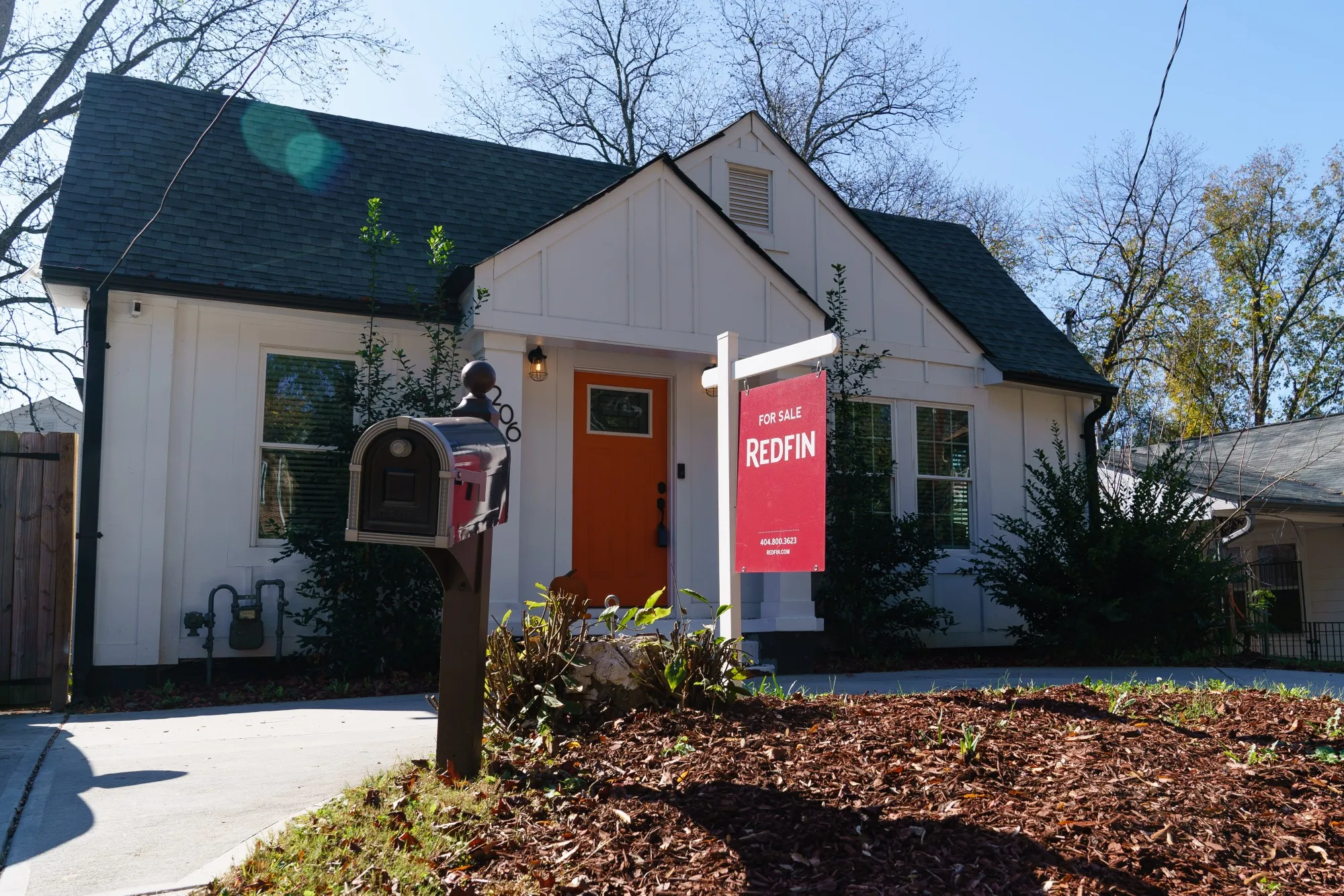 Redfin Slump Worsens as us Housing-Market Risks Weigh on Stock (RDFN ...