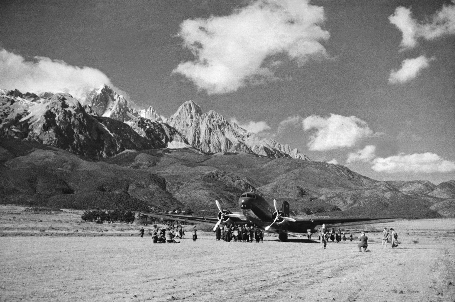 Pan Am Photos, Ads Prove Air Travel Was Once Golden, Complicated ...