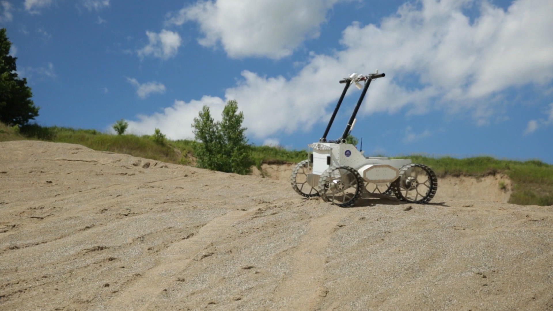 Watch Making the Bots that Roam the Moon - Bloomberg