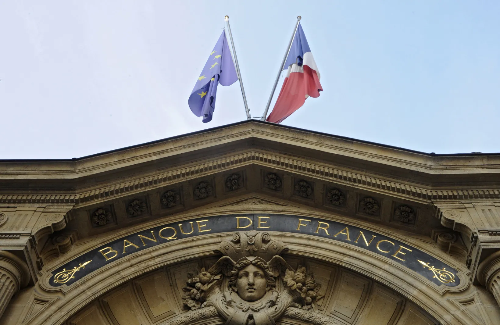 France Restricts ESG Fund Labels to Target Fossil-Fuel Industry - Bloomberg