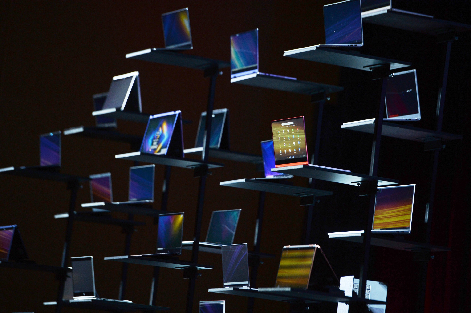 Dell, HP Say PC Surge to Continue Even in Return to School, Work ...