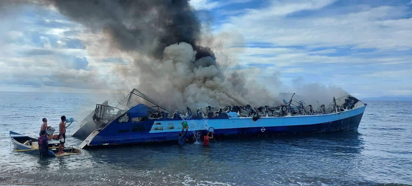 Seven Dead, 24 Hurt After Philippine Ferry Catches Fire - Bloomberg