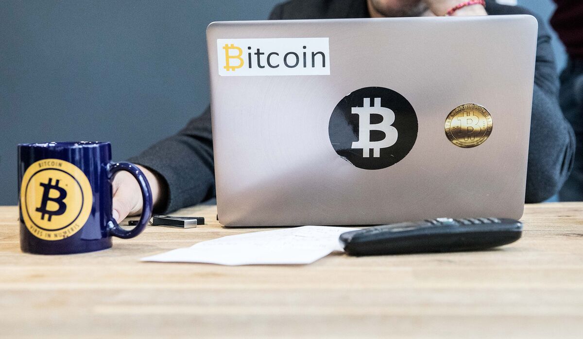 VIX-Like Gauge for Bitcoin Sees Its First-Ever Options Trade - Bloomberg