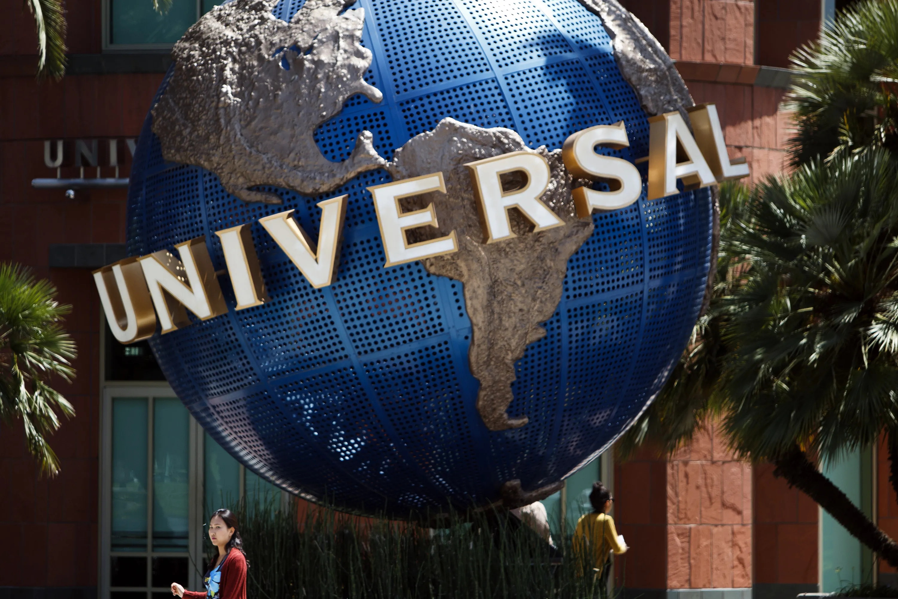 Vivendi (VIV:FP) Share Price Rises by Record on Universal Music Group ...