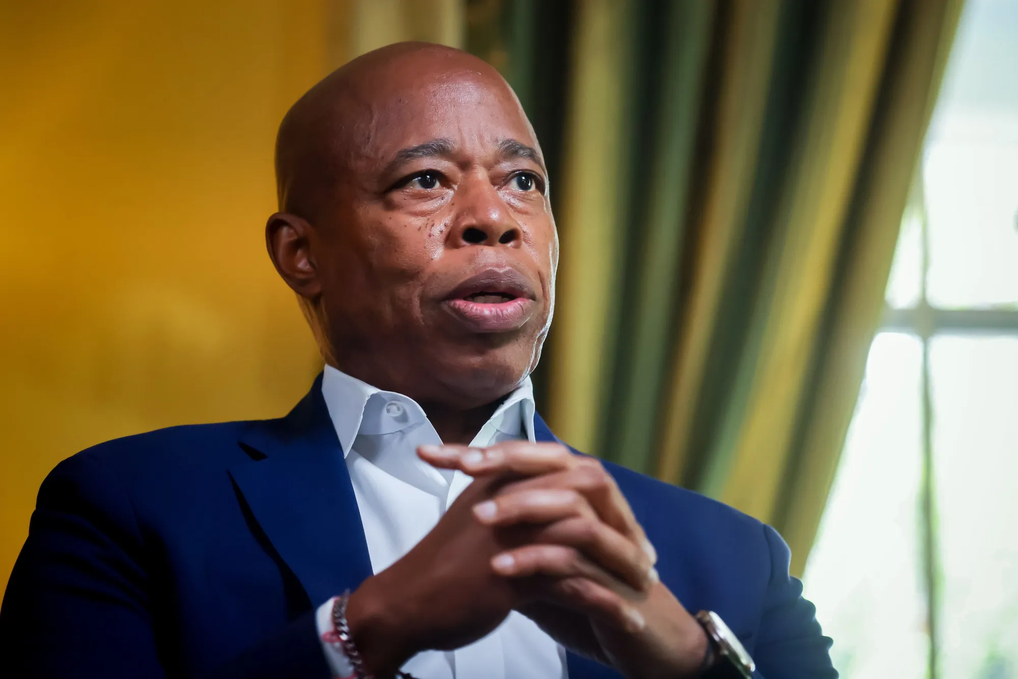 Eric Adams’ NYC Memecoin Crashes After Debut, Sparking Outcry - Bloomberg