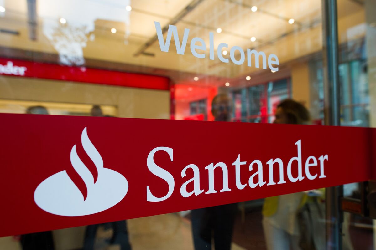 Santander Plans Hybrid Return for Some of 17,000 U.S. Staff - Bloomberg