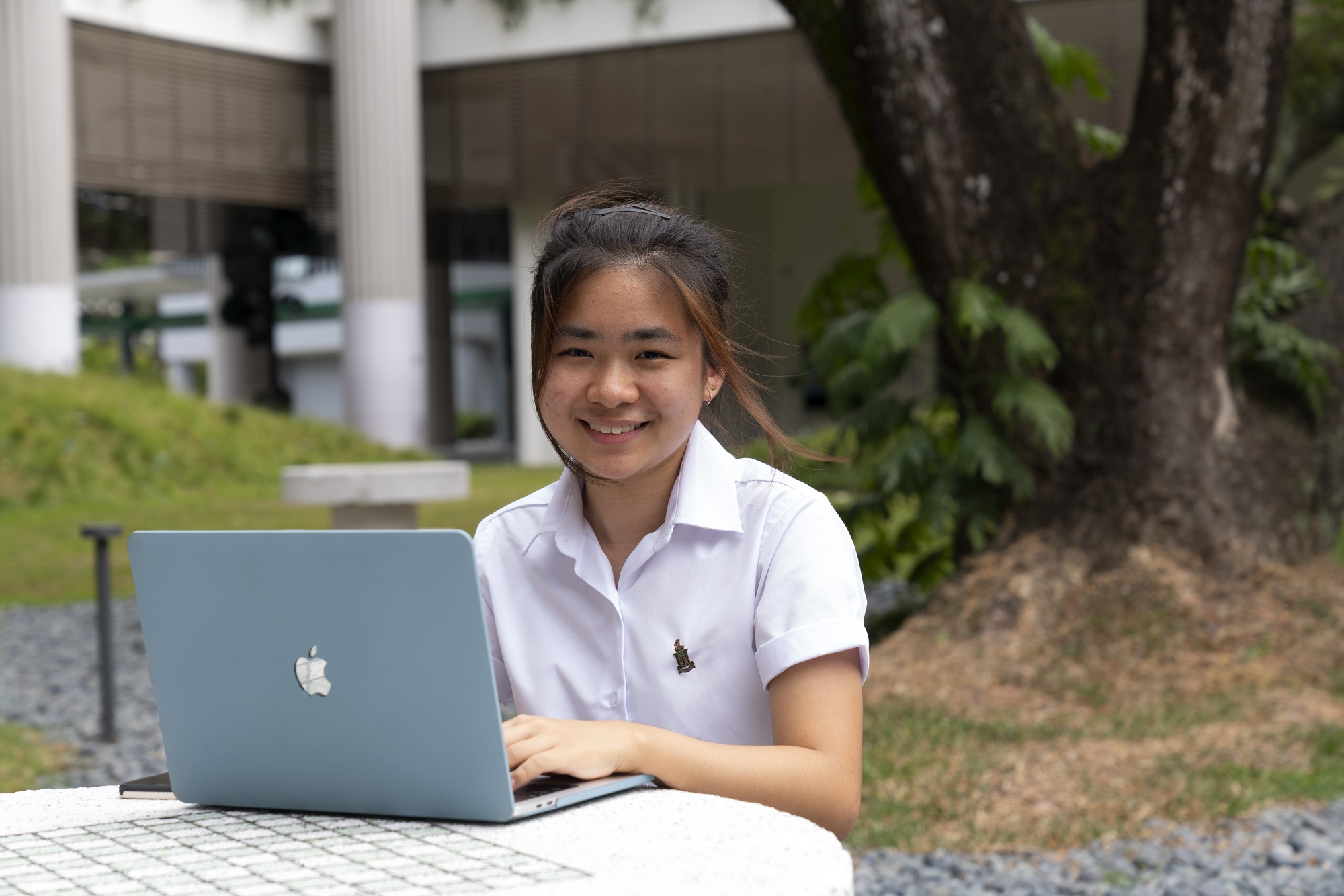 [Bloomberg] Lack of sinkie talent.. SG hedge funds training 16yo ...