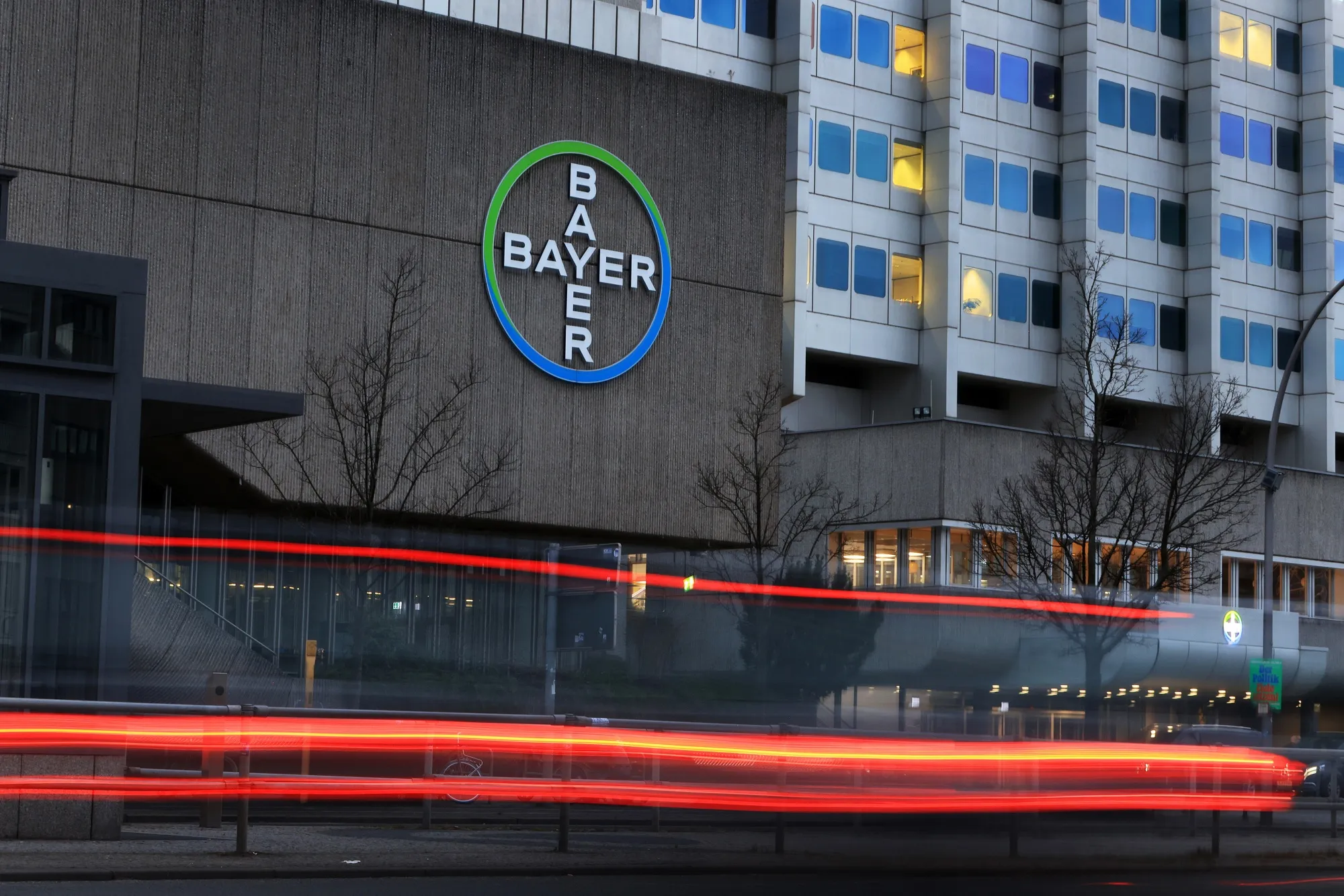 Bayer Weighs Billions in Capital Raise, Sending Shares Tumbling - Bloomberg
