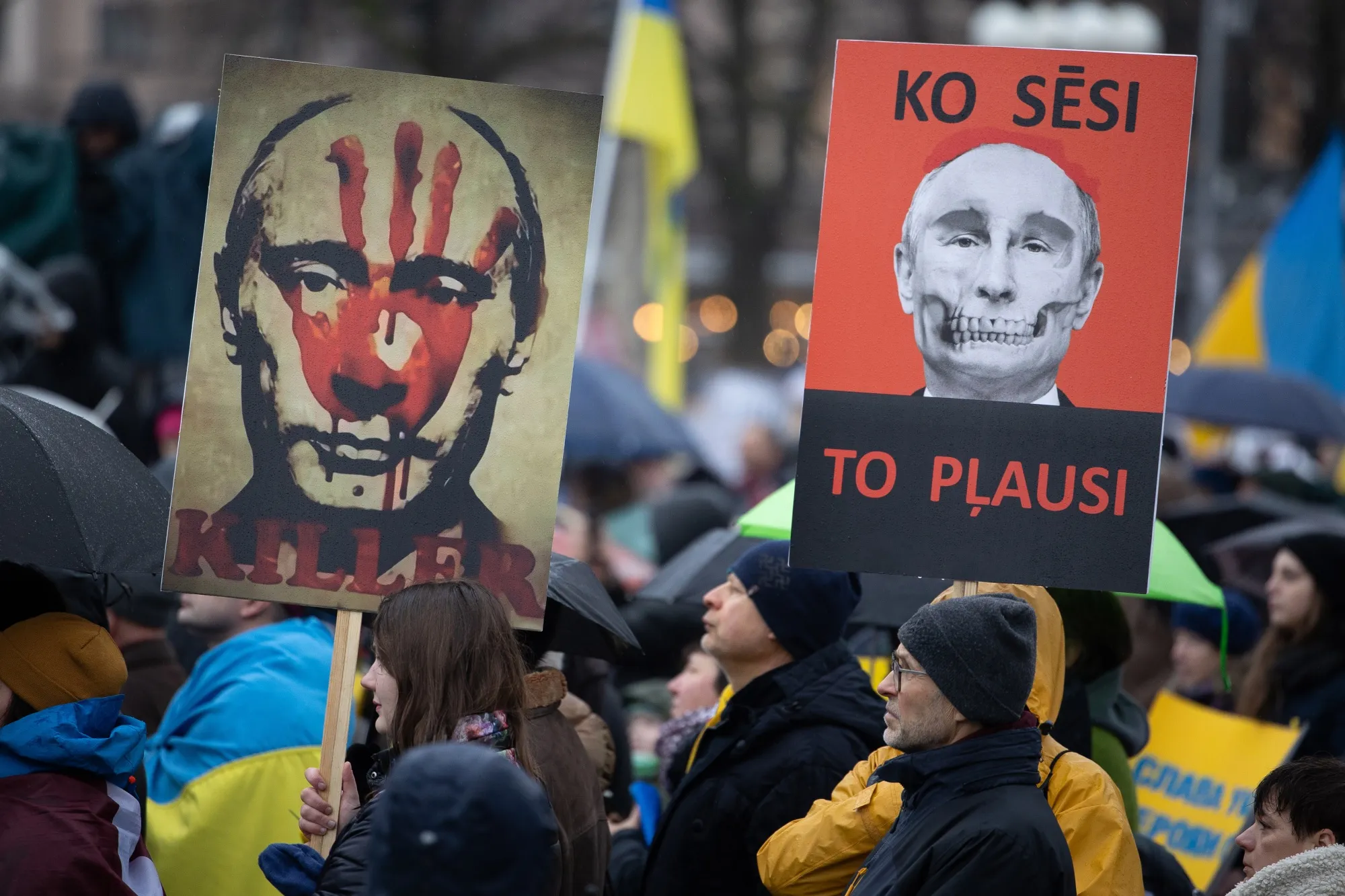 Podcast: Why Putin Won’t Get His $300 Billion Back - Bloomberg